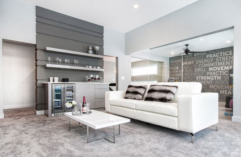 How to properly read floor plans and what details to look for.